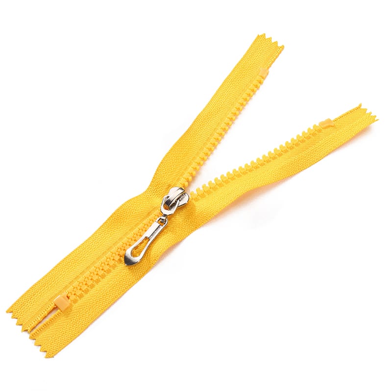 No.8 plastic zipper – Daya zipper